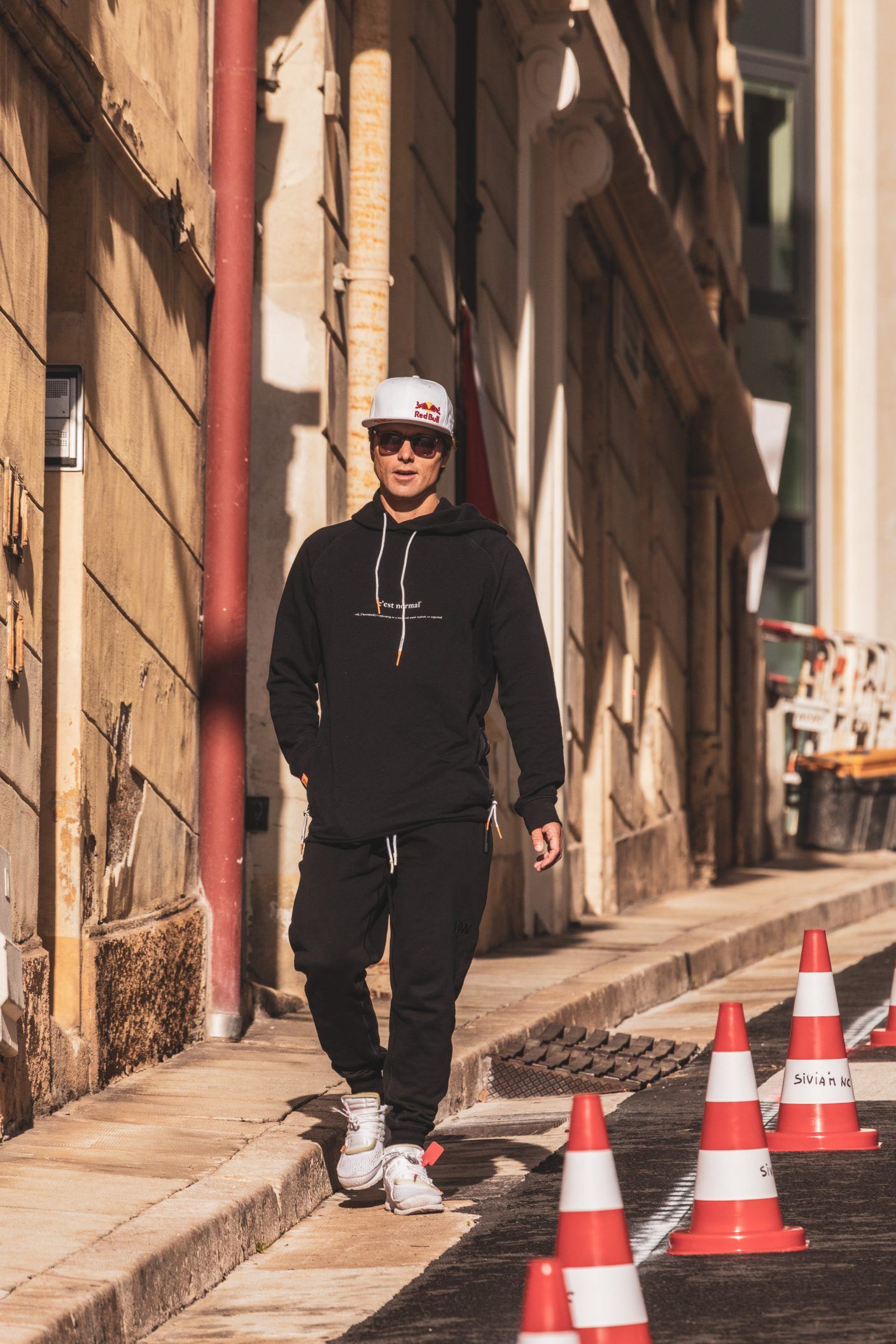 Jon Olsson i lång intervju om miljonerna, bilarna och lyxkåkarna