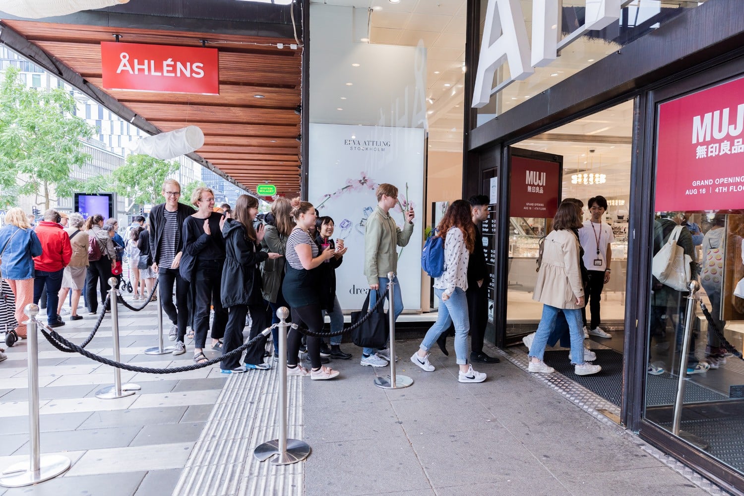 Europas största Muji-butik har öppnat i Stockholm – företagets vd ...