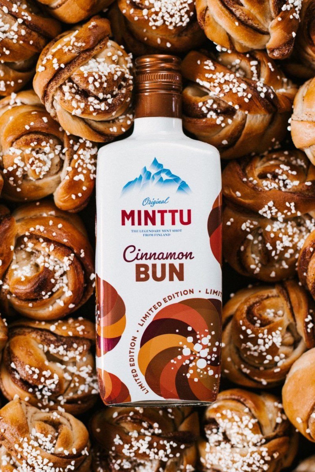 Minttu laddar för kanelbullens dag – släpper sprit med smak av kanelbulle