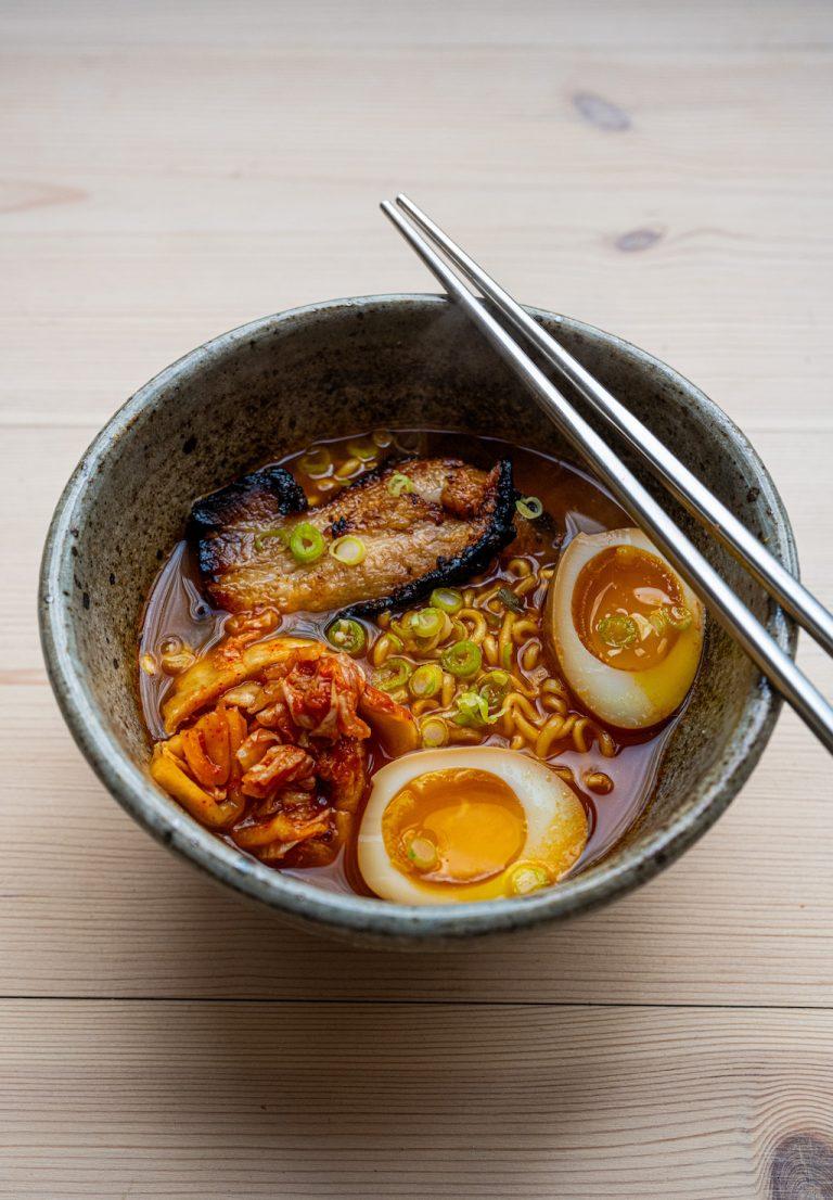 Så gör du snabbnudlar till en supergod (och billig) festmåltid – Jonas ...