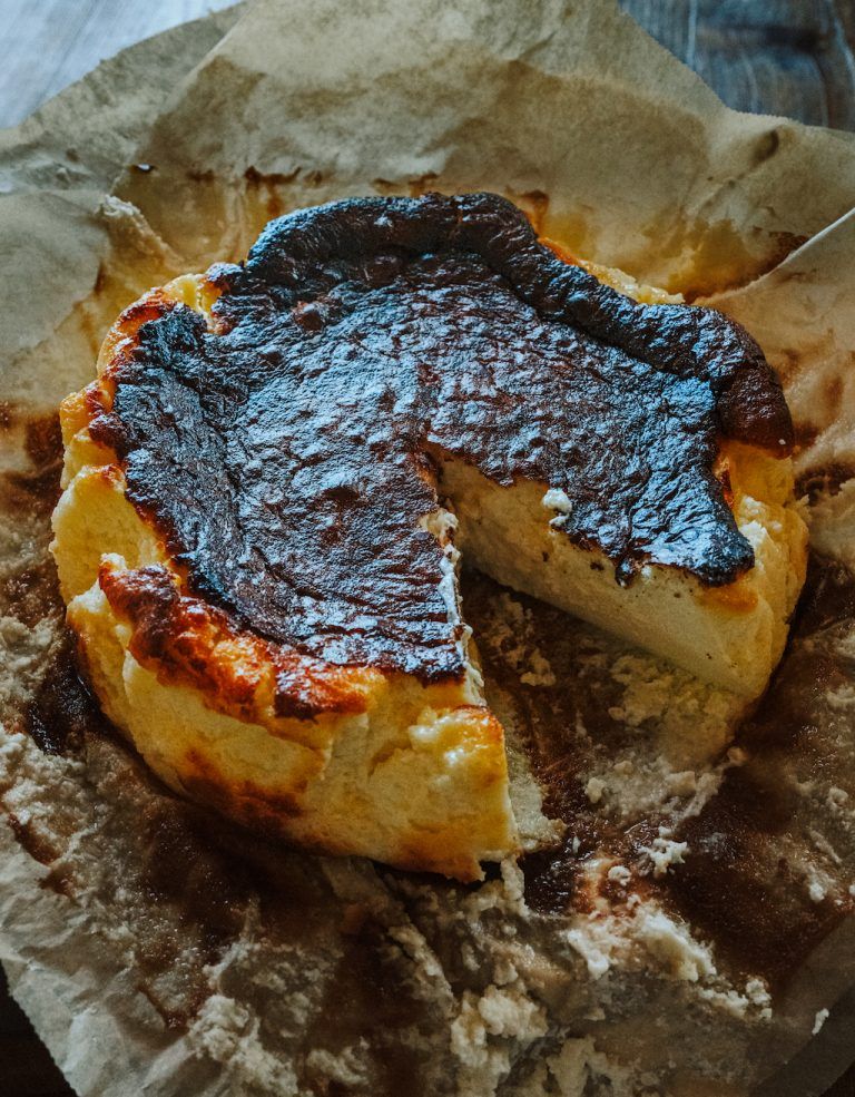 Recept: Så gör du Jonas Crambys baskiska cheesecake