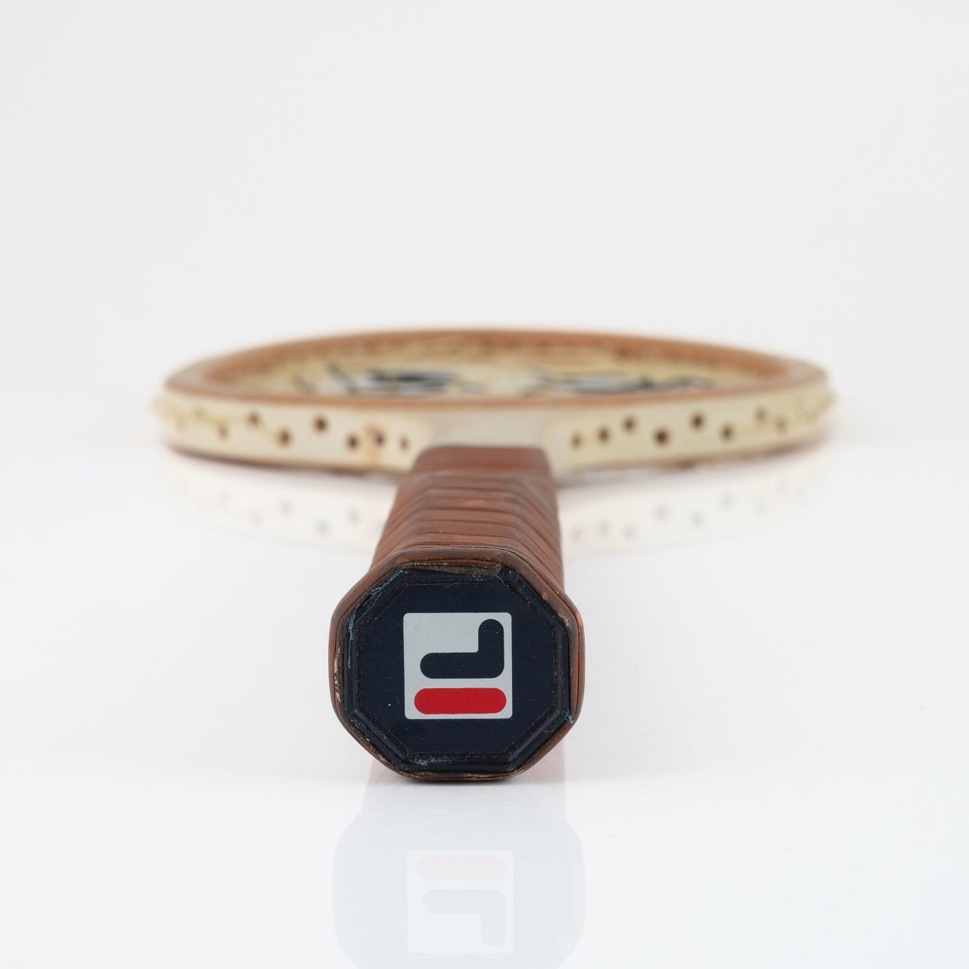 Björn Borgs gamla tennisracketar i trä säljs på auktion