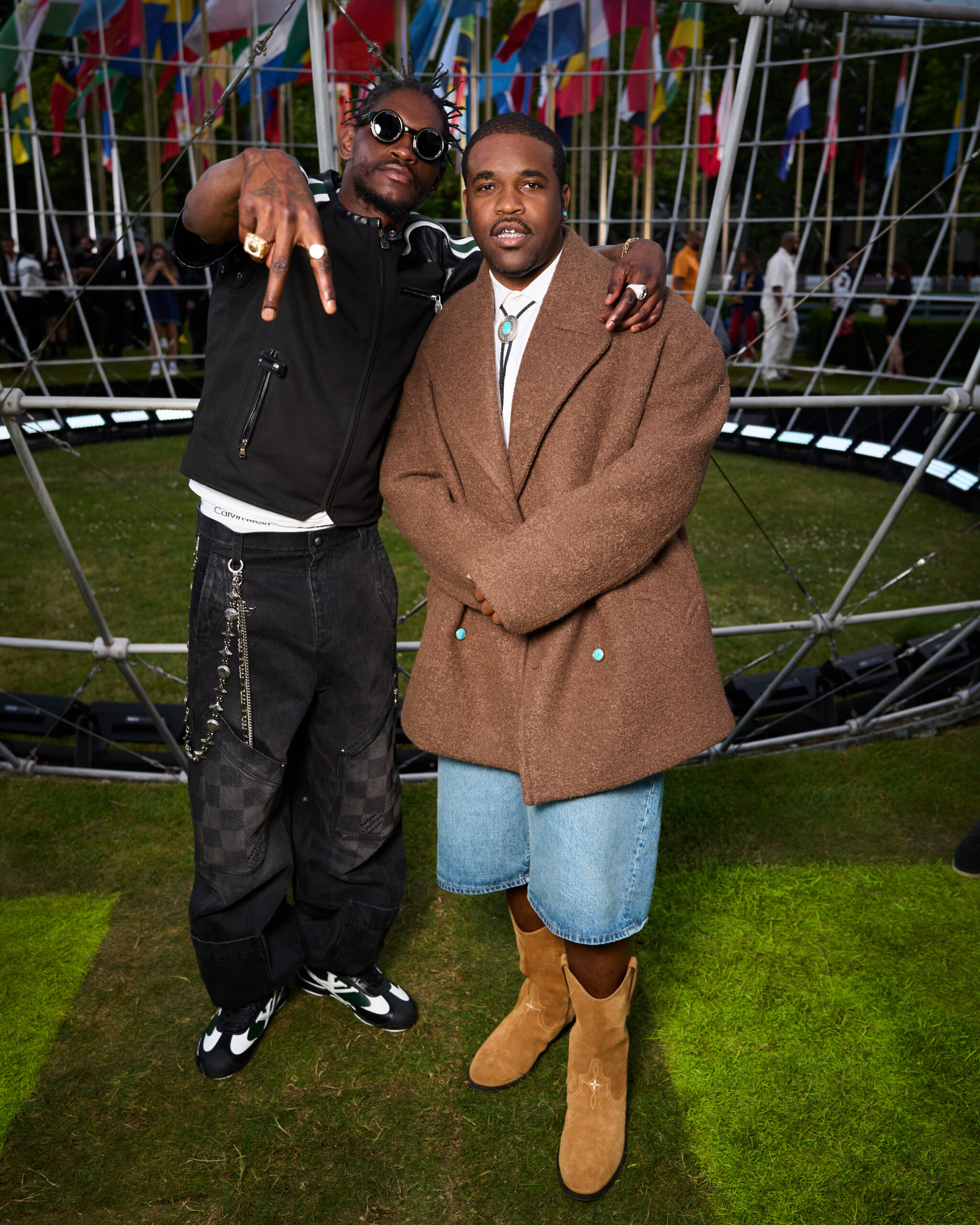 Så klädde sig kändisarna på Louis Vuittons visning