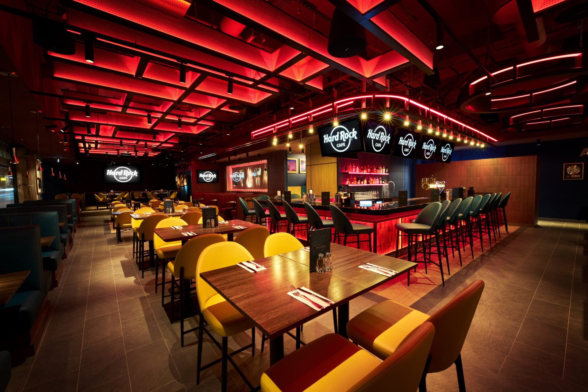 Titta in i Hard Rock Cafés nya lokaler i Stockholm