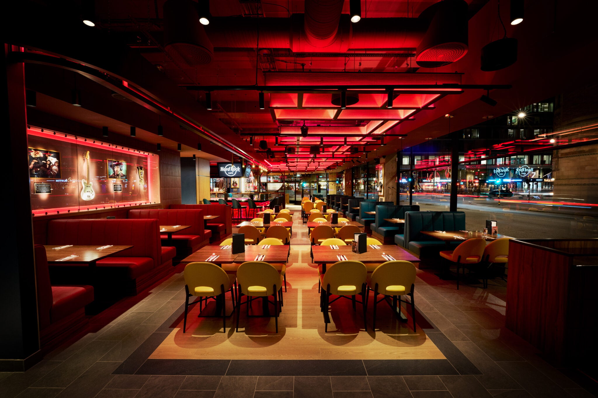 Titta in i Hard Rock Cafés nya lokaler i Stockholm