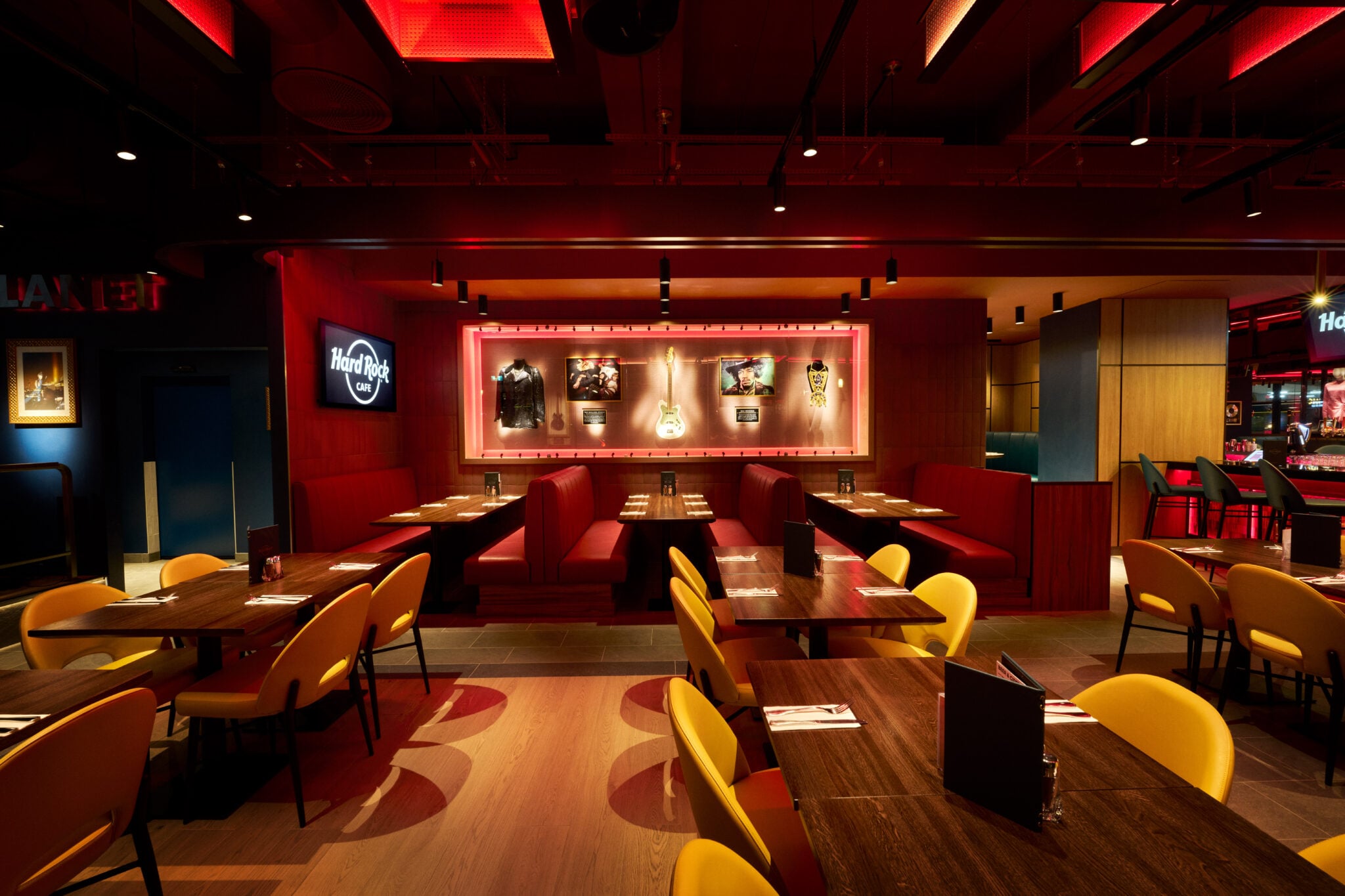 Titta in i Hard Rock Cafés nya lokaler i Stockholm