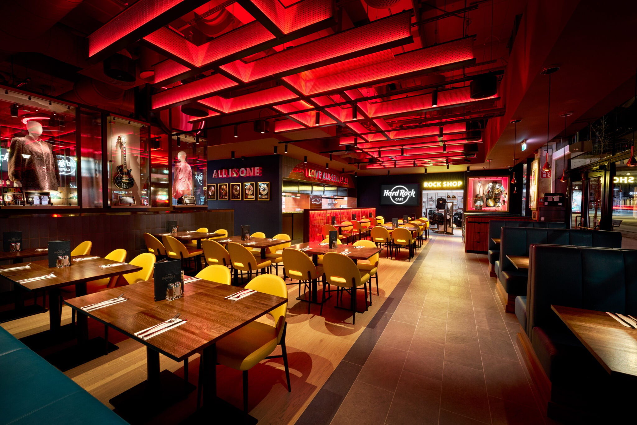 Titta in i Hard Rock Cafés nya lokaler i Stockholm